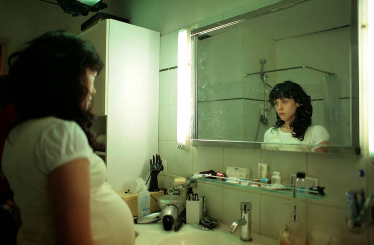 Inside (2007) Review – The Cinema Critic