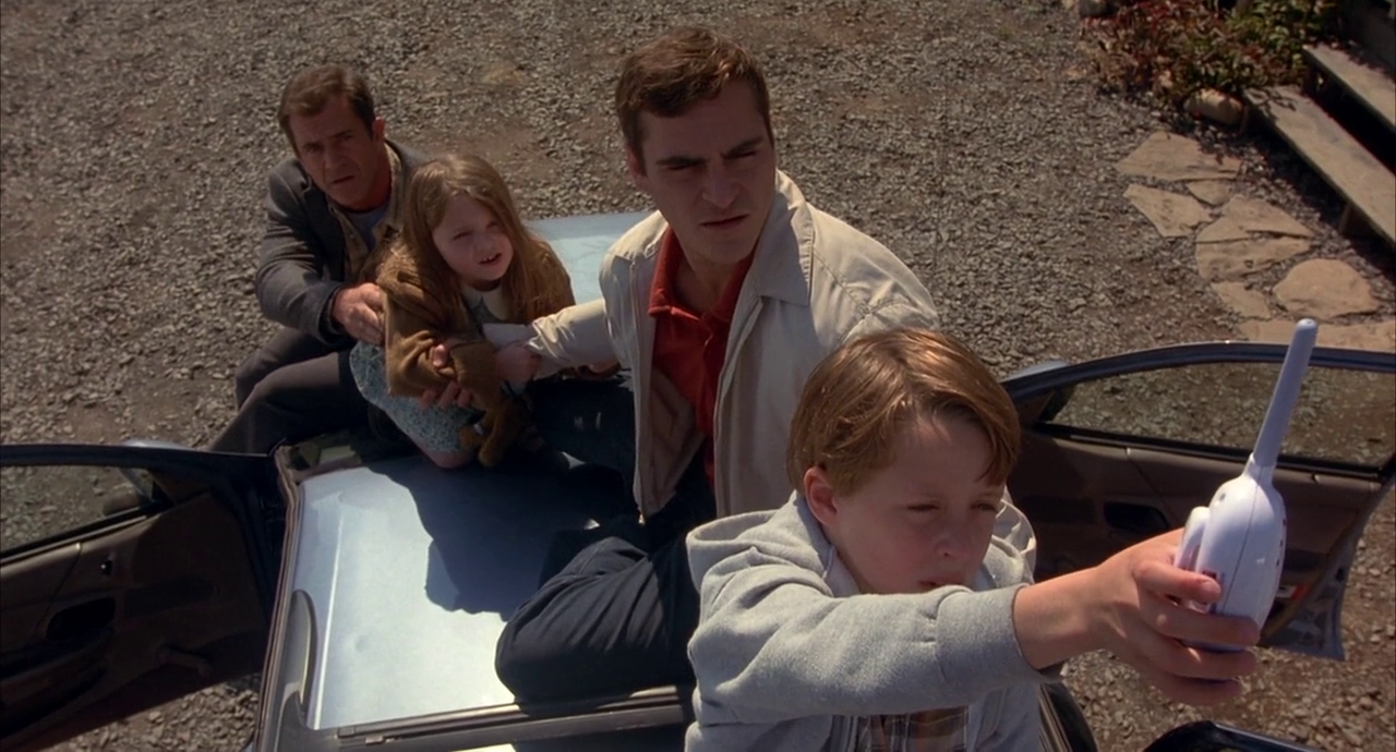 Signs (2002) Review – The Cinema Critic